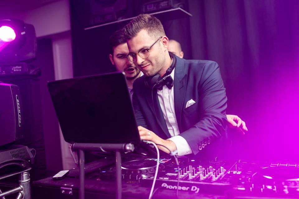 Hlavní stránka - DJ Prague – Svatby, Plesy, Firemní Akce | Celá ČR